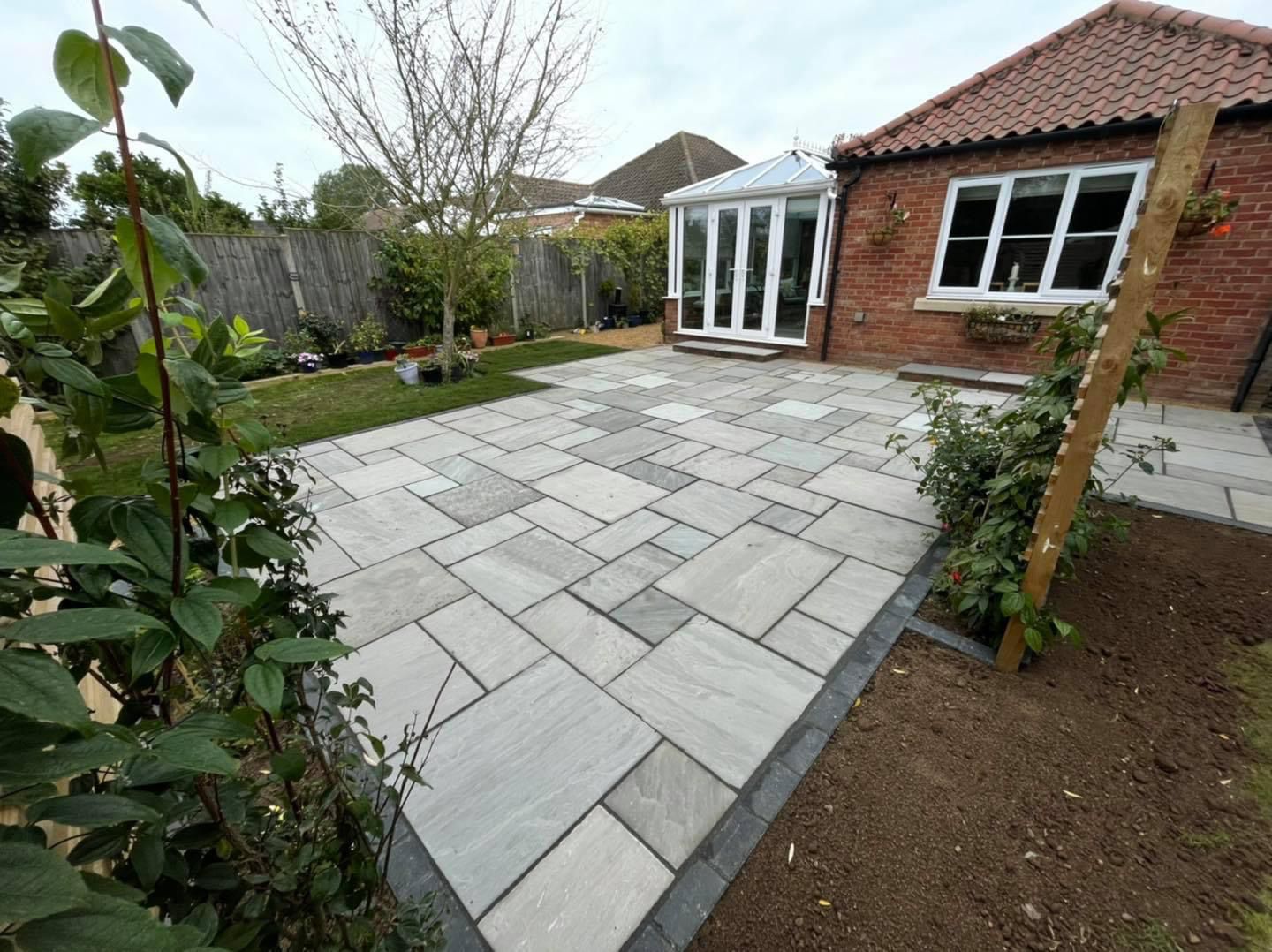 Terrassenplatten Sandstein India Grau kaufen bei HETA